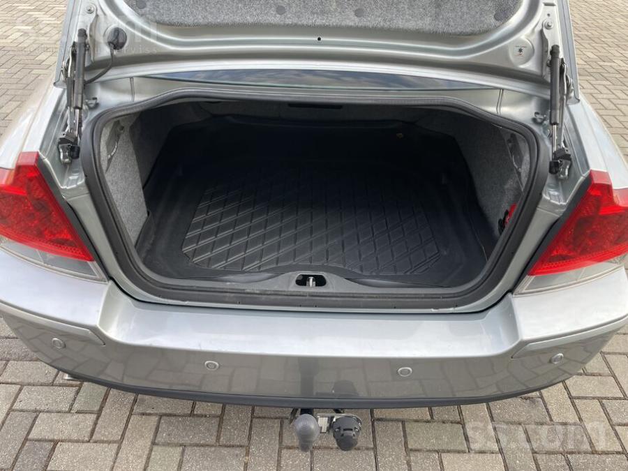 Pelēks Volvo S60 2009 Ogre, ar dzinēja tilpumu 2.40 L un nobraukumu 0 tūkst. km par 4970 €, foto 18 vietnē AUTOMOTO.COM.LV