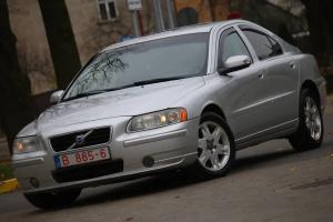 Grey Volvo S60 2009 in Riga, with an engine capacity of 2.40 L and mileage of 321 thousand km for 2490 €, photo  on AUTOMOTO.COM.LV