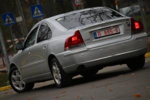 Grey Volvo S60 2009 in Riga, with an engine capacity of 2.40 L and mileage of 321 thousand km for 2490 €, photo 5 on AUTOMOTO.COM.LV