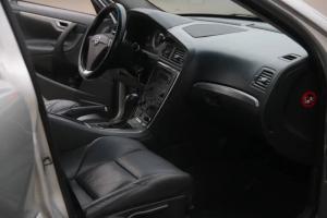 Grey Volvo S60 2009 in Riga, with an engine capacity of 2.40 L and mileage of 321 thousand km for 2490 €, photo 14 on AUTOMOTO.COM.LV
