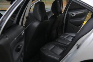 Grey Volvo S60 2009 in Riga, with an engine capacity of 2.40 L and mileage of 321 thousand km for 2490 €, photo 15 on AUTOMOTO.COM.LV
