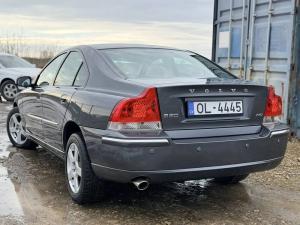 Pelēks Volvo S60 2009 Rīga, ar dzinēja tilpumu 2.50 L un nobraukumu 258 tūkst. km par 5995 €, foto 3 vietnē AUTOMOTO.COM.LV