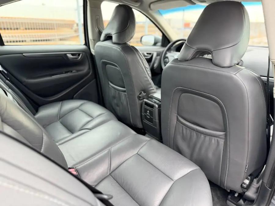 Pelēks Volvo S60 2009 Rīga, ar dzinēja tilpumu 2.50 L un nobraukumu 258 tūkst. km par 5995 €, foto 18 vietnē AUTOMOTO.COM.LV