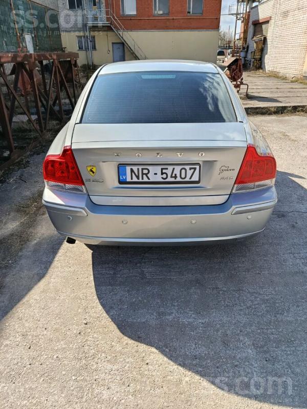 Grey Volvo S60 2009 in Riga, with an engine capacity of 2.40 L and mileage of 366 thousand km for 3200 €, photo 2 on AUTOMOTO.COM.LV