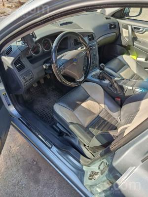 Grey Volvo S60 2009 in Riga, with an engine capacity of 2.40 L and mileage of 366 thousand km for 3200 €, photo 6 on AUTOMOTO.COM.LV