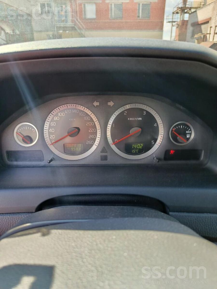 Grey Volvo S60 2009 in Riga, with an engine capacity of 2.40 L and mileage of 366 thousand km for 3200 €, photo 8 on AUTOMOTO.COM.LV