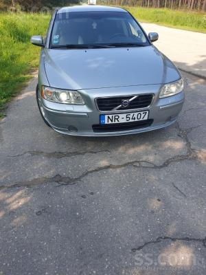 Grey Volvo S60 2009 in Riga, with an engine capacity of 2.40 L and mileage of 369 thousand km for 2750 €, photo 3 on AUTOMOTO.COM.LV