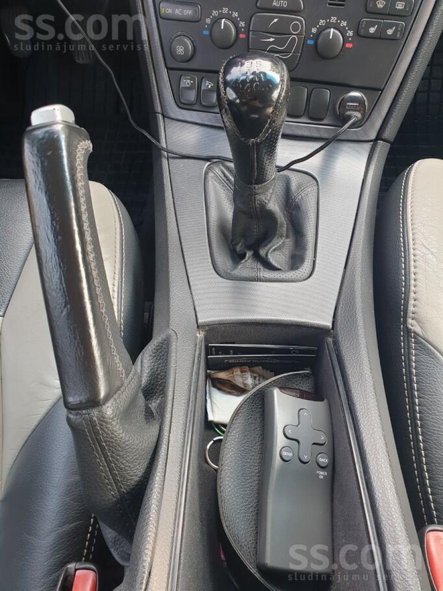 Grey Volvo S60 2009 in Riga, with an engine capacity of 2.40 L and mileage of 369 thousand km for 2750 €, photo 12 on AUTOMOTO.COM.LV