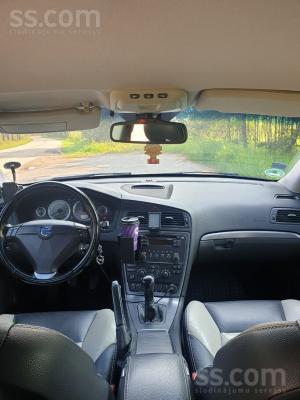 Grey Volvo S60 2009 in Riga, with an engine capacity of 2.40 L and mileage of 369 thousand km for 2750 €, photo 13 on AUTOMOTO.COM.LV