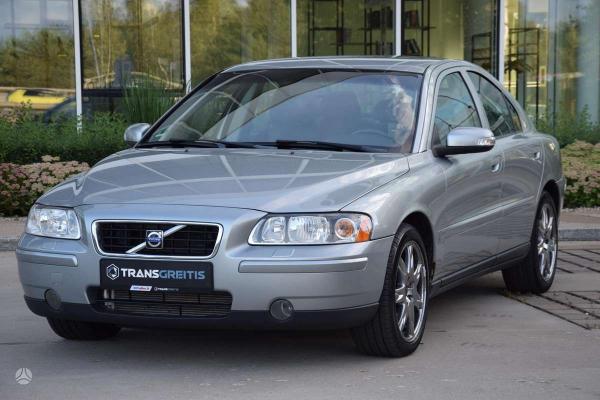 Grey Volvo S60 2009 in Vilnius, with an engine capacity of 2.40 L and mileage of 440 thousand km for 2250 €, photo 6 on AUTOMOTO.COM.LV