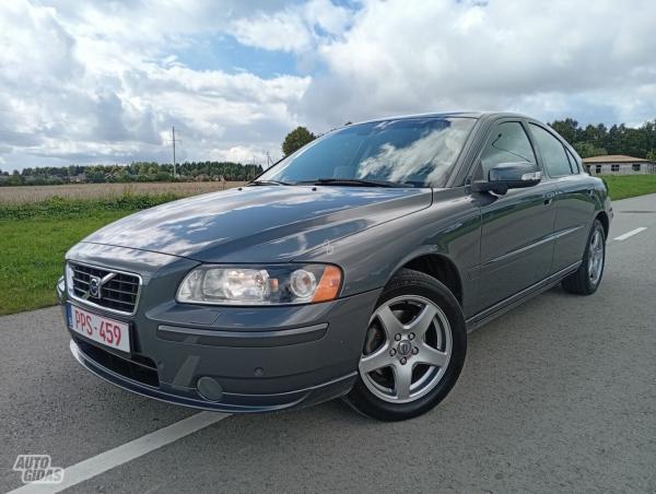 Volvo S60 2009 in Vilnius on AUTOMOTO.COM.LV Grey Volvo S60 2009 in Vilnius, with an engine capacity of 2.40 L and mileage of 262 thousand km for 3300 €, photo 1 on AUTOMOTO.COM.LV