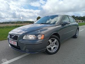 Pelēks Volvo S60 2009 Viļņa, ar dzinēja tilpumu 2.40 L un nobraukumu 262 tūkst. km par 3300 €, foto  vietnē AUTOMOTO.COM.LV