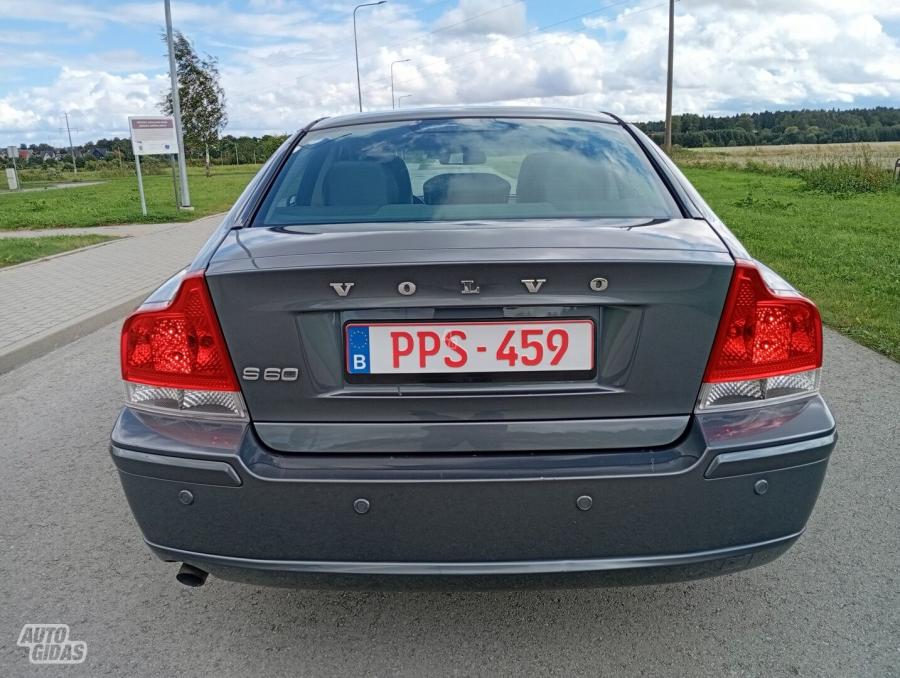 Grey Volvo S60 2009 in Vilnius, with an engine capacity of 2.40 L and mileage of 262 thousand km for 3300 €, photo 7 on AUTOMOTO.COM.LV