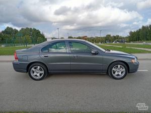 Grey Volvo S60 2009 in Vilnius, with an engine capacity of 2.40 L and mileage of 262 thousand km for 3300 €, photo 8 on AUTOMOTO.COM.LV