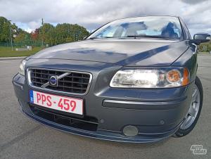Grey Volvo S60 2009 in Vilnius, with an engine capacity of 2.40 L and mileage of 262 thousand km for 3300 €, photo 12 on AUTOMOTO.COM.LV