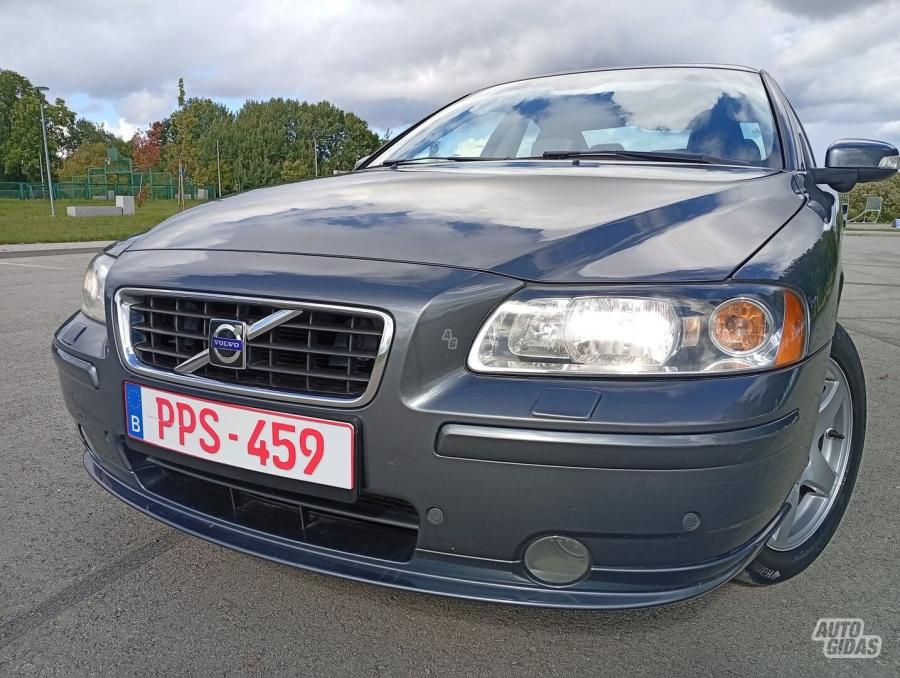 Grey Volvo S60 2009 in Vilnius, with an engine capacity of 2.40 L and mileage of 262 thousand km for 3300 €, photo 12 on AUTOMOTO.COM.LV