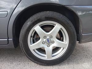 Grey Volvo S60 2009 in Vilnius, with an engine capacity of 2.40 L and mileage of 262 thousand km for 3300 €, photo 18 on AUTOMOTO.COM.LV