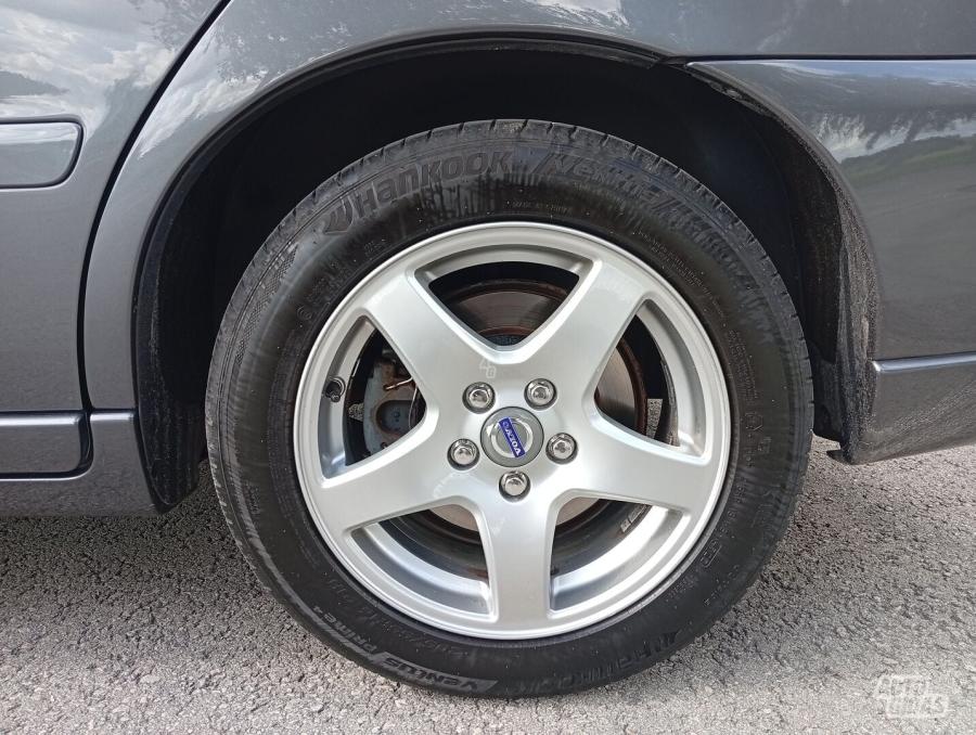 Grey Volvo S60 2009 in Vilnius, with an engine capacity of 2.40 L and mileage of 262 thousand km for 3300 €, photo 18 on AUTOMOTO.COM.LV