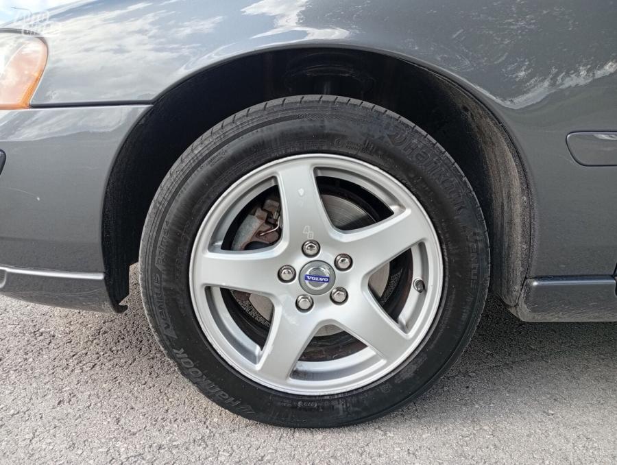 Grey Volvo S60 2009 in Vilnius, with an engine capacity of 2.40 L and mileage of 262 thousand km for 3300 €, photo 19 on AUTOMOTO.COM.LV