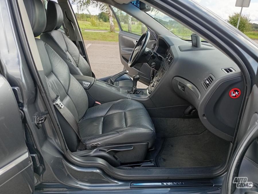 Grey Volvo S60 2009 in Vilnius, with an engine capacity of 2.40 L and mileage of 262 thousand km for 3300 €, photo 22 on AUTOMOTO.COM.LV