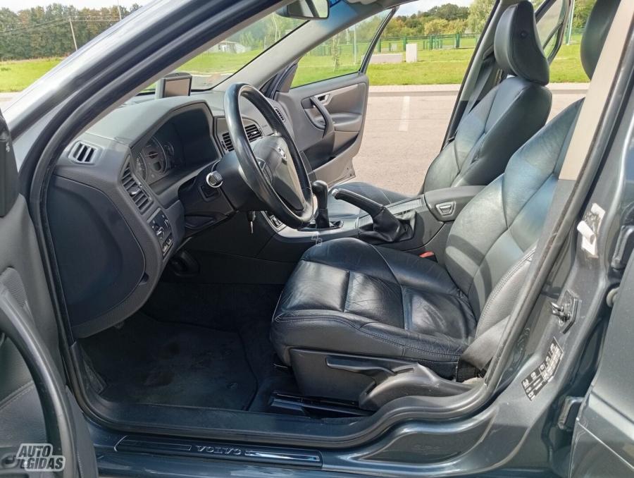Grey Volvo S60 2009 in Vilnius, with an engine capacity of 2.40 L and mileage of 262 thousand km for 3300 €, photo 23 on AUTOMOTO.COM.LV
