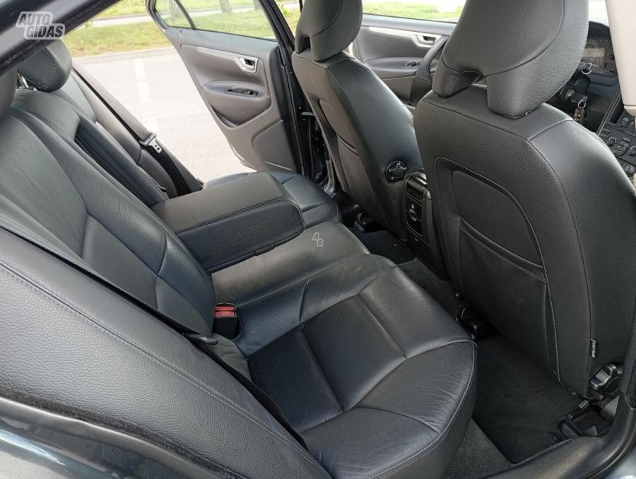 Grey Volvo S60 2009 in Vilnius, with an engine capacity of 2.40 L and mileage of 262 thousand km for 3300 €, photo 24 on AUTOMOTO.COM.LV