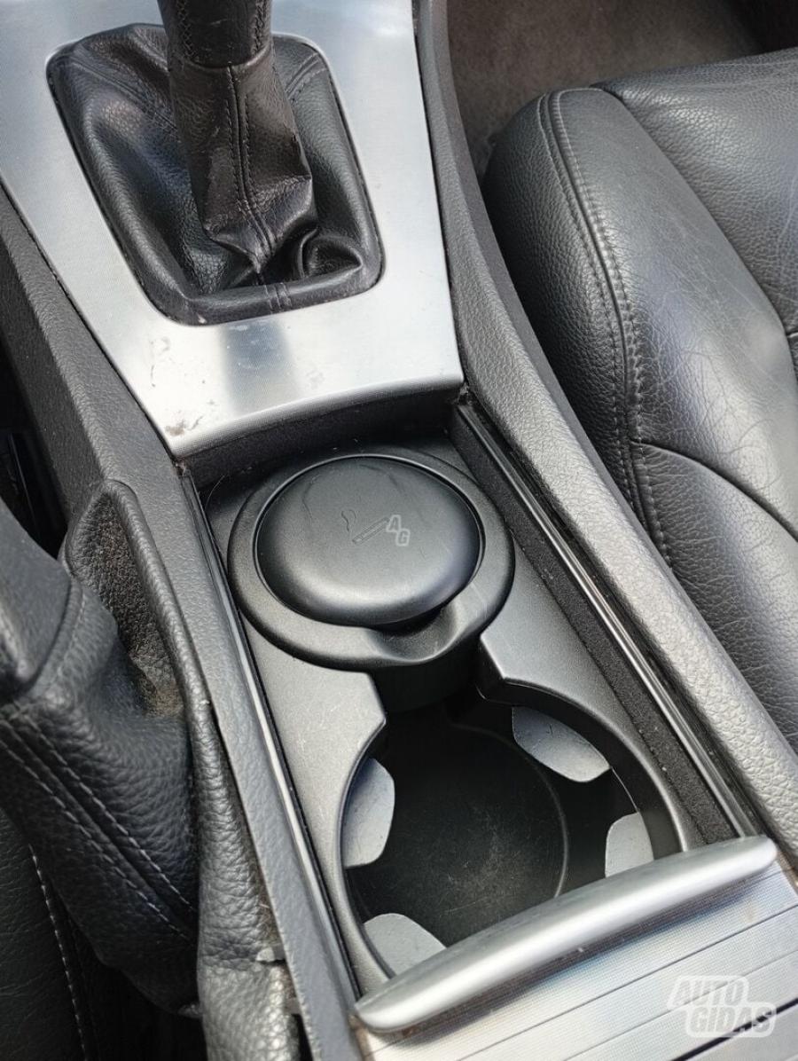 Grey Volvo S60 2009 in Vilnius, with an engine capacity of 2.40 L and mileage of 262 thousand km for 3300 €, photo 30 on AUTOMOTO.COM.LV