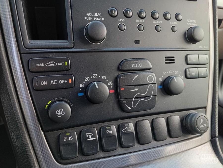 Grey Volvo S60 2009 in Vilnius, with an engine capacity of 2.40 L and mileage of 262 thousand km for 3300 €, photo 31 on AUTOMOTO.COM.LV