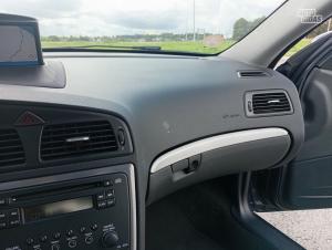 Grey Volvo S60 2009 in Vilnius, with an engine capacity of 2.40 L and mileage of 262 thousand km for 3300 €, photo 32 on AUTOMOTO.COM.LV