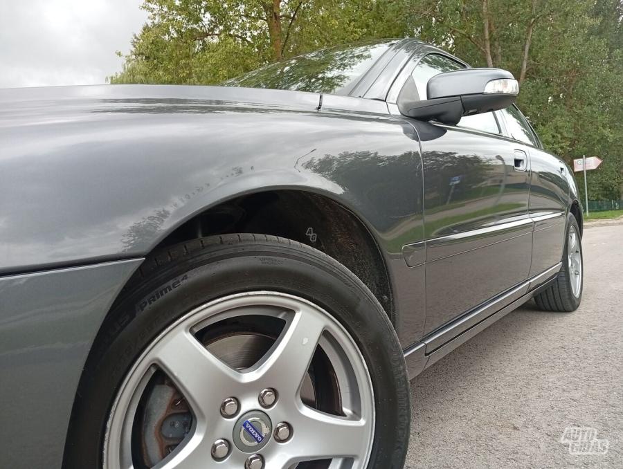 Grey Volvo S60 2009 in Vilnius, with an engine capacity of 2.40 L and mileage of 262 thousand km for 3300 €, photo 10 on AUTOMOTO.COM.LV