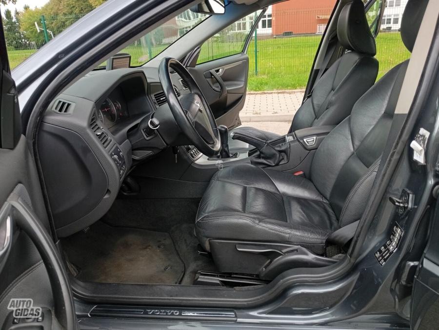 Grey Volvo S60 2009 in Vilnius, with an engine capacity of 2.40 L and mileage of 262 thousand km for 3300 €, photo 17 on AUTOMOTO.COM.LV