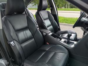 Grey Volvo S60 2009 in Vilnius, with an engine capacity of 2.40 L and mileage of 262 thousand km for 3300 €, photo 28 on AUTOMOTO.COM.LV