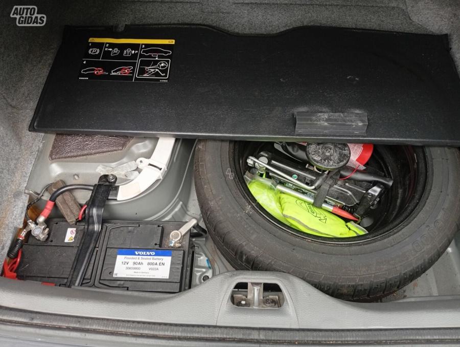 Grey Volvo S60 2009 in Vilnius, with an engine capacity of 2.40 L and mileage of 262 thousand km for 3300 €, photo 31 on AUTOMOTO.COM.LV
