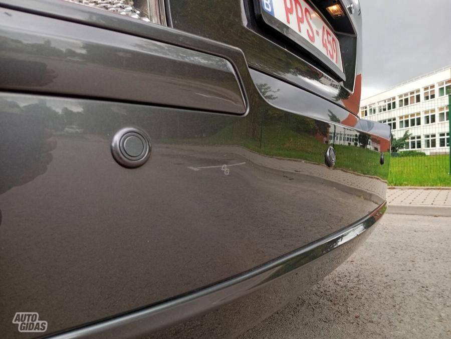Grey Volvo S60 2009 in Vilnius, with an engine capacity of 2.40 L and mileage of 262 thousand km for 3100 €, photo 15 on AUTOMOTO.COM.LV
