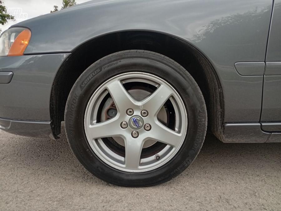 Grey Volvo S60 2009 in Vilnius, with an engine capacity of 2.40 L and mileage of 262 thousand km for 3100 €, photo 37 on AUTOMOTO.COM.LV
