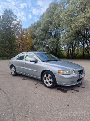 Pelēks Volvo S60 2009 Jūrmala, ar dzinēja tilpumu 2.40 L un nobraukumu 392 tūkst. km par 3478 €, foto  vietnē AUTOMOTO.COM.LV