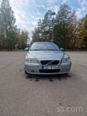 Grey Volvo S60 2009 in Jurmala, with an engine capacity of 2.40 L and mileage of 392 thousand km for 3478 €, photo 3 on AUTOMOTO.COM.LV