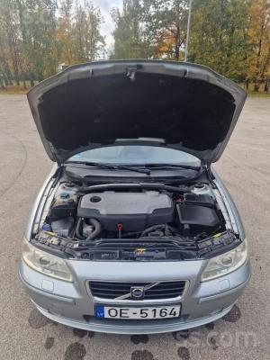 Grey Volvo S60 2009 in Jurmala, with an engine capacity of 2.40 L and mileage of 392 thousand km for 3478 €, photo 5 on AUTOMOTO.COM.LV