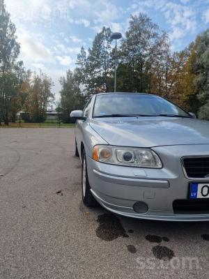 Grey Volvo S60 2009 in Jurmala, with an engine capacity of 2.40 L and mileage of 392 thousand km for 3478 €, photo 6 on AUTOMOTO.COM.LV