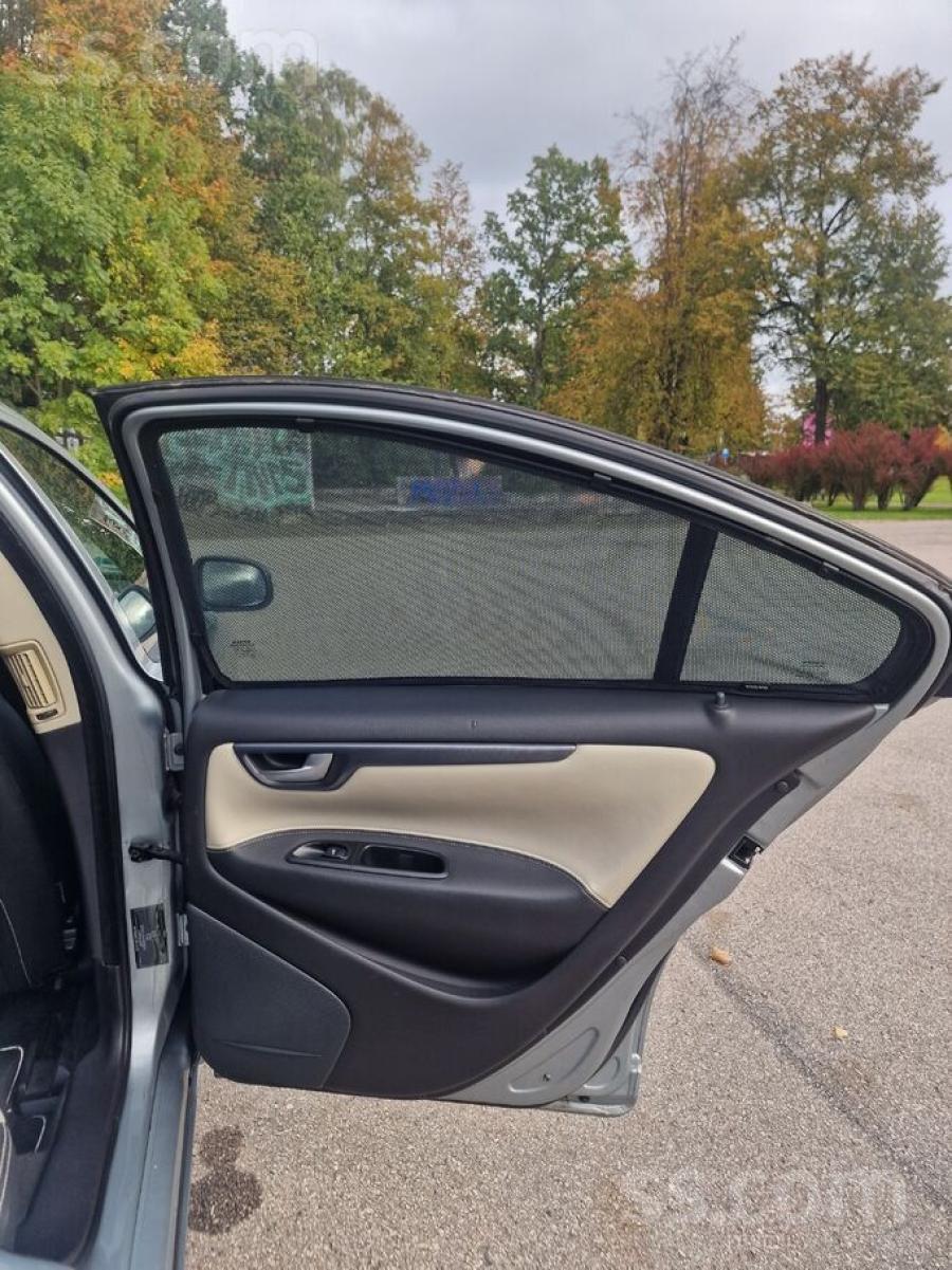 Grey Volvo S60 2009 in Jurmala, with an engine capacity of 2.40 L and mileage of 392 thousand km for 3478 €, photo 9 on AUTOMOTO.COM.LV