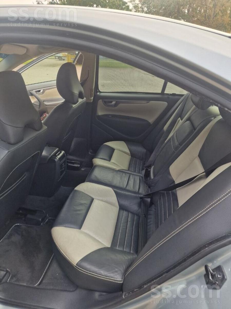 Grey Volvo S60 2009 in Jurmala, with an engine capacity of 2.40 L and mileage of 392 thousand km for 3478 €, photo 13 on AUTOMOTO.COM.LV