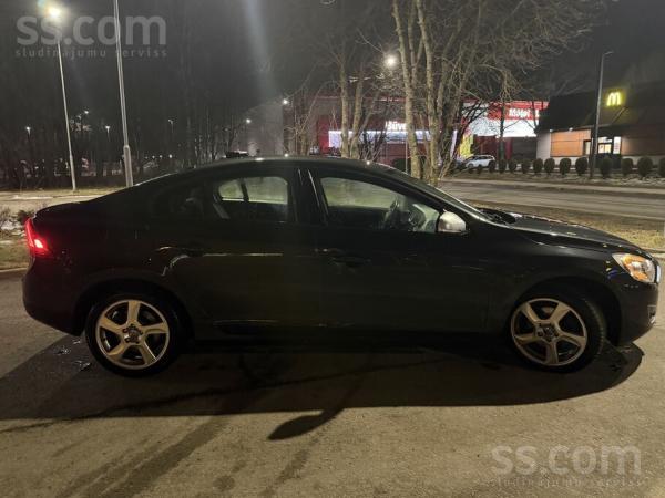 Pelēks Volvo S60 2010 Rīga, ar dzinēja tilpumu 2.00 L un nobraukumu 303 tūkst. km par 5200 €, foto 8 vietnē AUTOMOTO.COM.LV