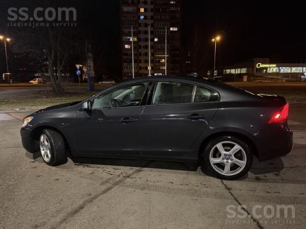 Pelēks Volvo S60 2010 Rīga, ar dzinēja tilpumu 2.00 L un nobraukumu 303 tūkst. km par 5200 €, foto 9 vietnē AUTOMOTO.COM.LV