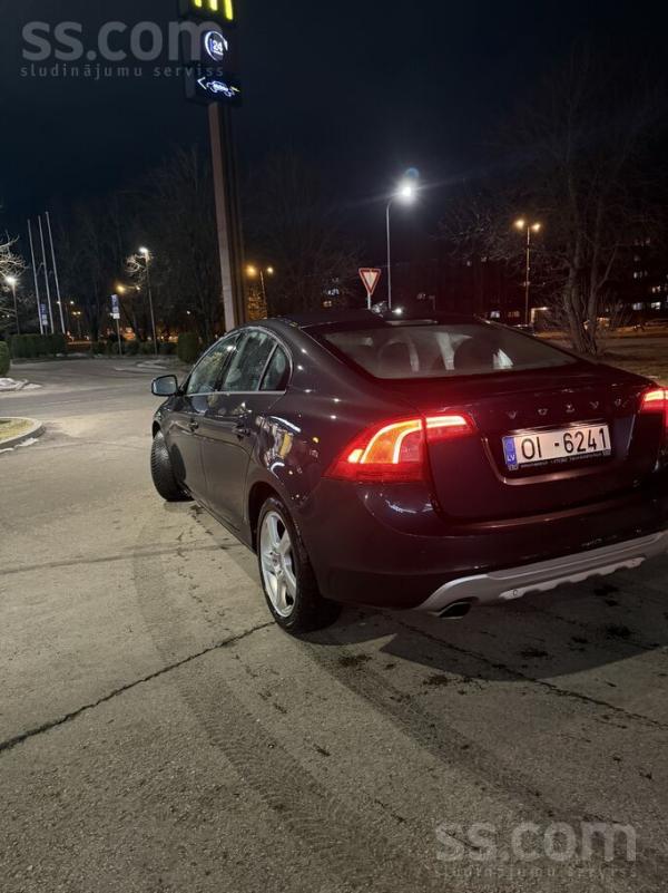 Pelēks Volvo S60 2010 Rīga, ar dzinēja tilpumu 2.00 L un nobraukumu 303 tūkst. km par 5200 €, foto 10 vietnē AUTOMOTO.COM.LV