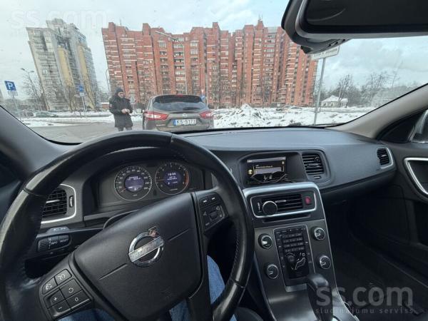 Pelēks Volvo S60 2010 Rīga, ar dzinēja tilpumu 2.00 L un nobraukumu 302 tūkst. km par 5650 €, foto 5 vietnē AUTOMOTO.COM.LV