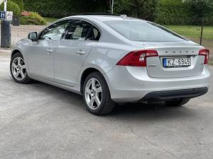 Pelēks Volvo S60 2010 Jūrmala, ar dzinēja tilpumu 2.00 L un nobraukumu 346 tūkst. km par 3850 €, foto 3 vietnē AUTOMOTO.COM.LV
