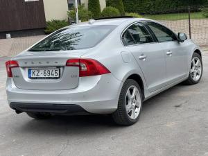 Pelēks Volvo S60 2010 Jūrmala, ar dzinēja tilpumu 2.00 L un nobraukumu 346 tūkst. km par 3850 €, foto 5 vietnē AUTOMOTO.COM.LV