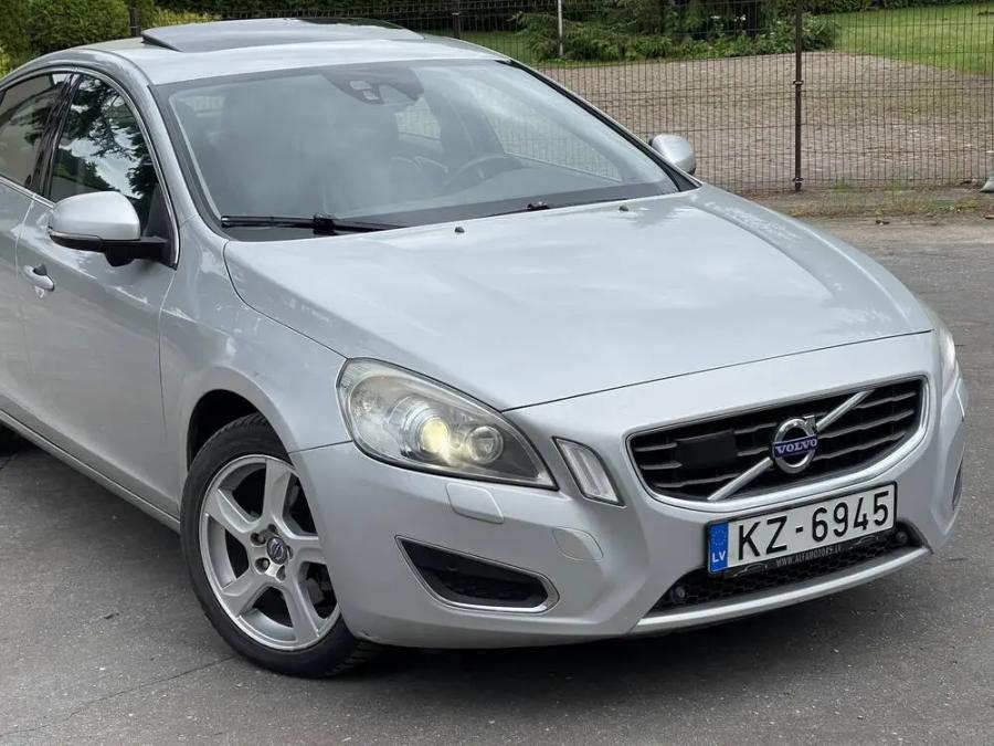 Pelēks Volvo S60 2010 Jūrmala, ar dzinēja tilpumu 2.00 L un nobraukumu 346 tūkst. km par 3850 €, foto 11 vietnē AUTOMOTO.COM.LV