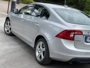 Pelēks Volvo S60 2010 Jūrmala, ar dzinēja tilpumu 2.00 L un nobraukumu 346 tūkst. km par 3850 €, foto 13 vietnē AUTOMOTO.COM.LV