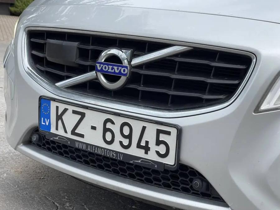 Pelēks Volvo S60 2010 Jūrmala, ar dzinēja tilpumu 2.00 L un nobraukumu 346 tūkst. km par 3850 €, foto 14 vietnē AUTOMOTO.COM.LV